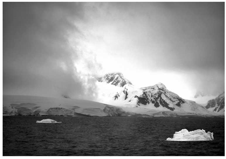 Photos from the Antarctica Travel/ Godofredo Stuart / StuartXchange